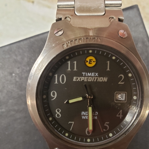 Timex | Accessories | Vintage Timex Expedition Indiglo Wr 5m Mens Wrist Watch Runs | Poshmark